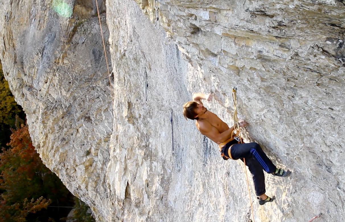 Thomas Ballet réalise sa première first ascent avec « Frénésie » 8c ...