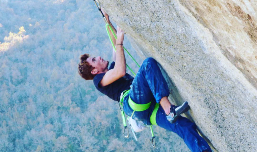 Loic Zehani enchaîne le 1er 8c français à Buoux, « Azincourt ...