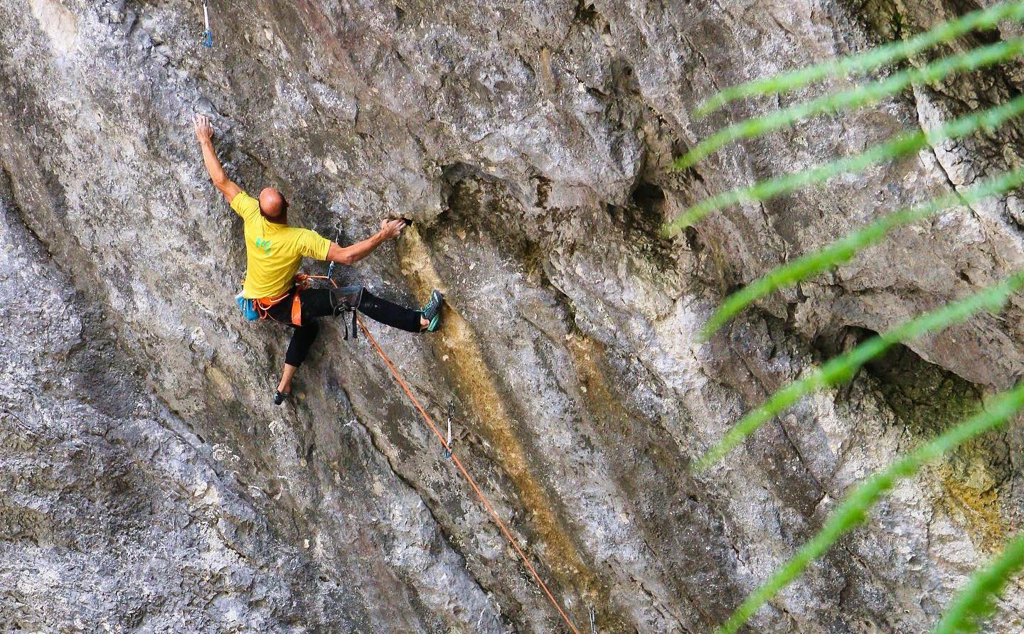 Cédric Lachat enchaîne « Le Goût du Sang » 9a · PlanetGrimpe - Toute l ...