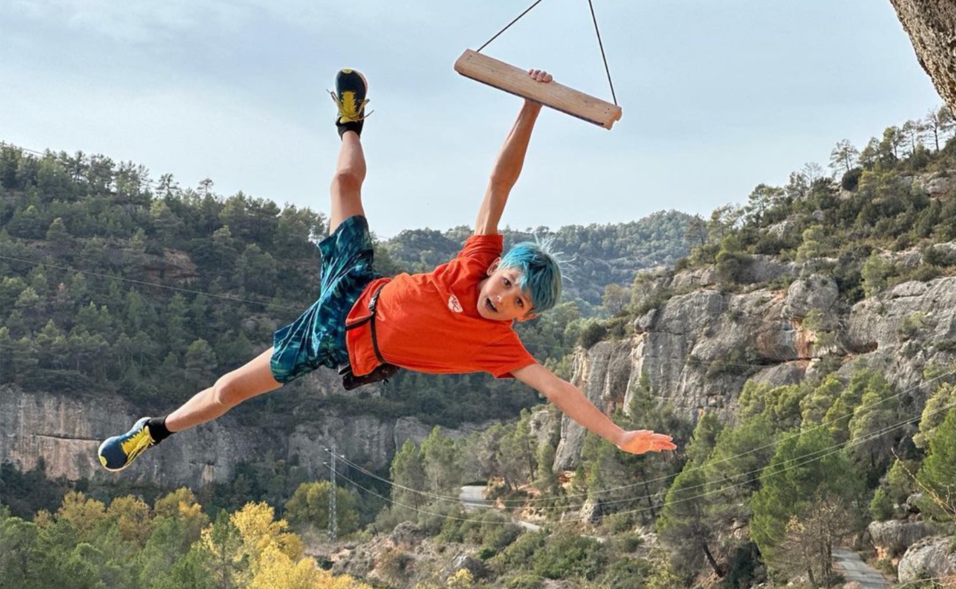 Un jeune garçon de 11 ans enchaîne deux 8c dans la même journée ...