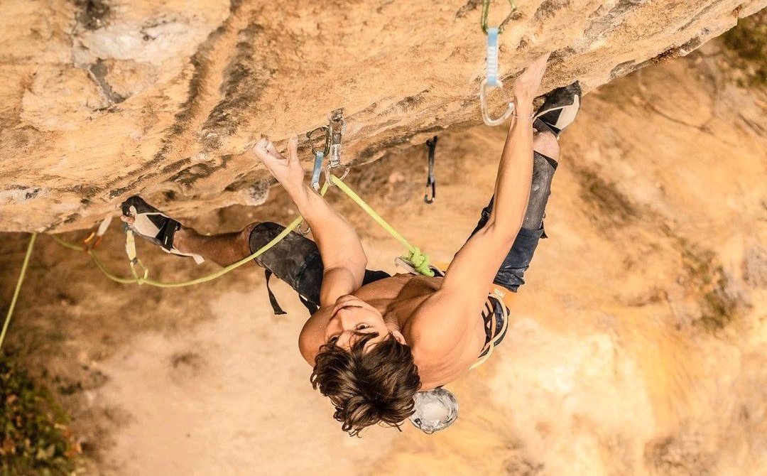 Jules Marchaland enchaîne son premier 9a+ avec « First Ley » à Margalef ...