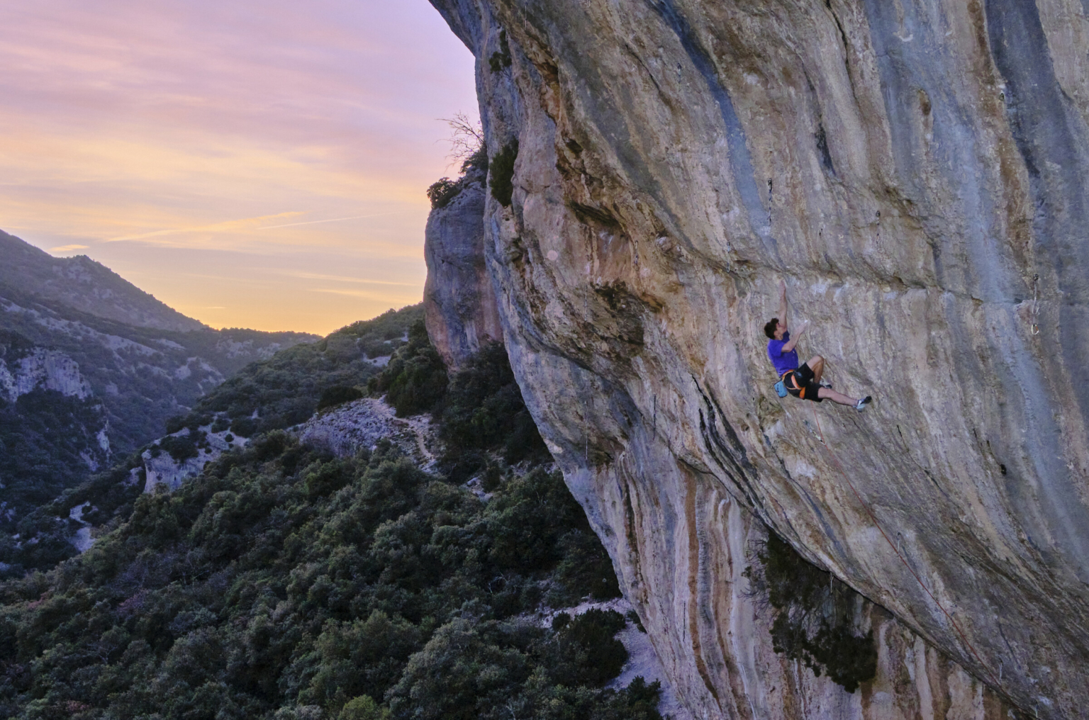 Victor Guillermin enchaîne « Le Cadafist » 9a/+ et nous raconte ...