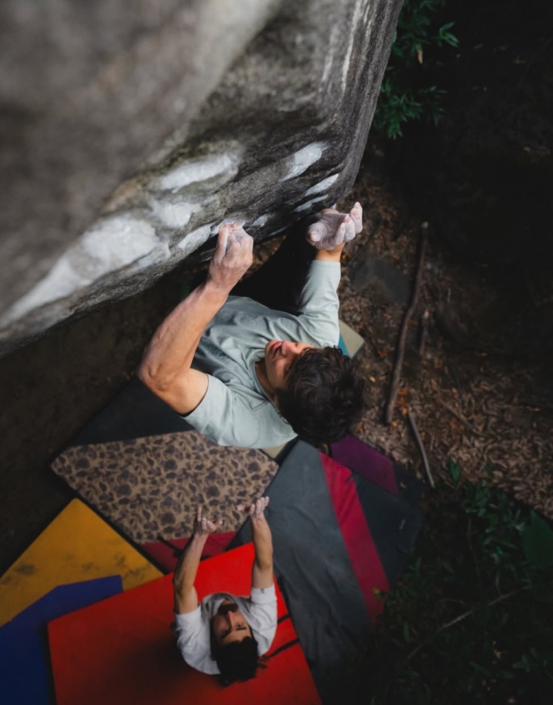Aidan Roberts ouvre un nouveau bloc au cœur du Yosemite · PlanetGrimpe ...